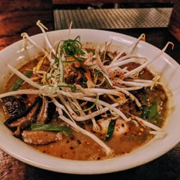 HIGH FIVE RAMEN - 788 Photos & 1003 Reviews - 112 N Green St, Chicago ...