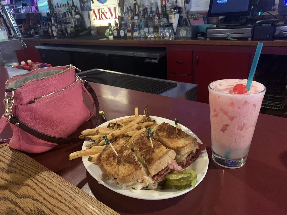 M & M RESTAURANT & LOUNGE - Updated June 2024 - 43 Photos & 103 Reviews - 137 N Main Ave ...