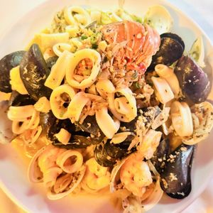 MARY LOU’S - Updated December 2025 - 474 W Lake Dr, Montauk, New York ...