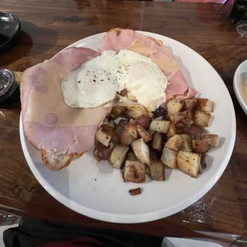 PANDOR ARTISAN BAKERY & CAFÉ - Updated April 2025 - 227 Photos & 154 ...