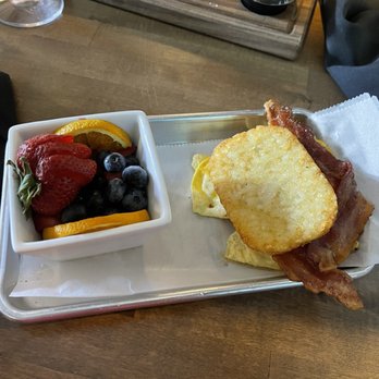 THE WINSTON - Updated December 2025 - 53 Photos & 26 Reviews - 461 N ...