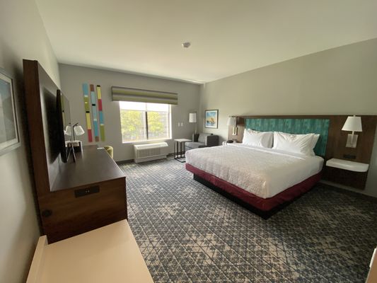 HAMPTON INN & SUITES - Updated October 2025 - Request Information - 240 ...