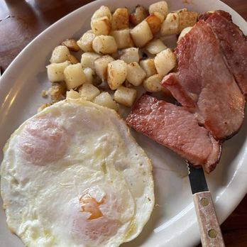 TRAIN WRECK BAR - Updated December 2025 - 966 Photos & 987 Reviews ...