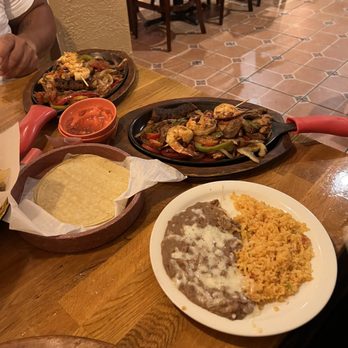 LOS TRES AMIGOS MEXICAN RESTAURANT - Updated August 2024 - 27 Photos ...