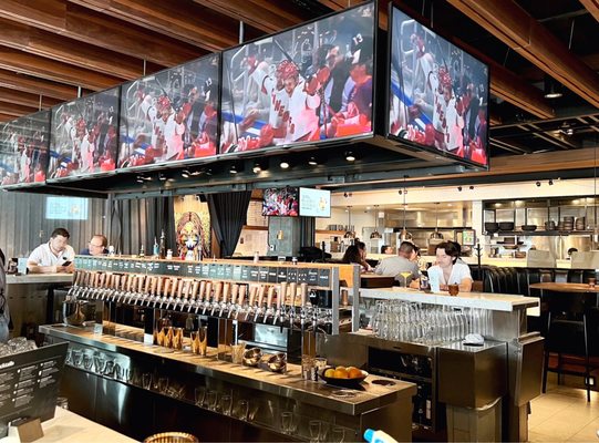 KING TAPS - Updated November 2025 - 764 Photos & 471 Reviews - 100 King Street W, Toronto ...