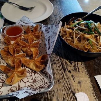 BLOCK 9 THAI STREET EATS - Updated October 2025 - 402 Photos & 197 ...