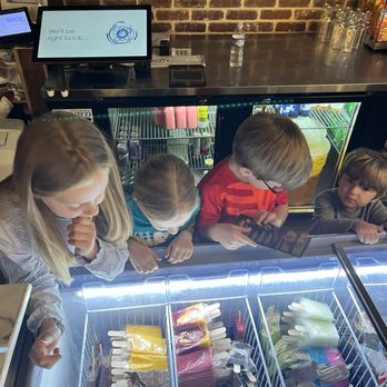 MOTI- LINCOLN PARK - Updated June 2024 - 94 Photos & 100 Reviews - 2312 ...