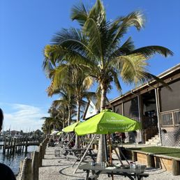FINN’S DOCKSIDE BAR & GRILL - Updated December 2025 - 520 Photos & 310 ...
