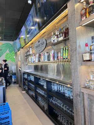 THE BRASS TAP - Updated December 2025 - 30 Photos & 17 Reviews - 16 N W ...