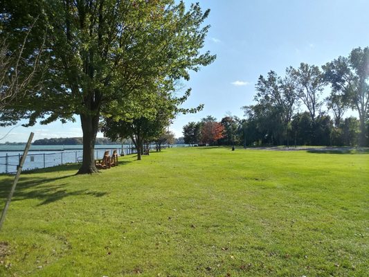 WINDMILL POINTE PARK - 11 Photos - 14920 Windmill Pointe Dr, Grosse ...