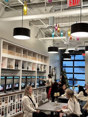 UNWINE’D - Updated October 2025 - 13 Photos & 12 Reviews - 260 E Broad ...