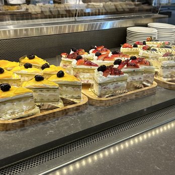 LUCULLUS BAKERY - Updated January 2026 - 16 Photos - 1800 Sheppard ...