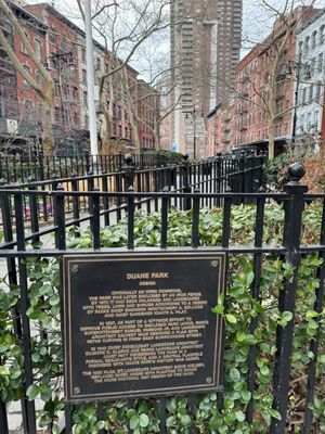 DUANE PARK - Updated December 2025 - 31 Photos - Hudson St And Duane St ...