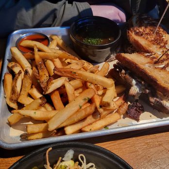 JUXT TAPHOUSE - Updated December 2025 - 160 Photos & 113 Reviews - 119 ...