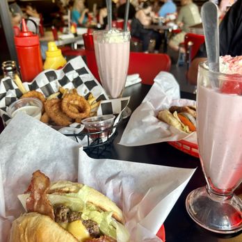 COOL CAT CAFE - Updated January 2025 - 1592 Photos & 2090 Reviews ...