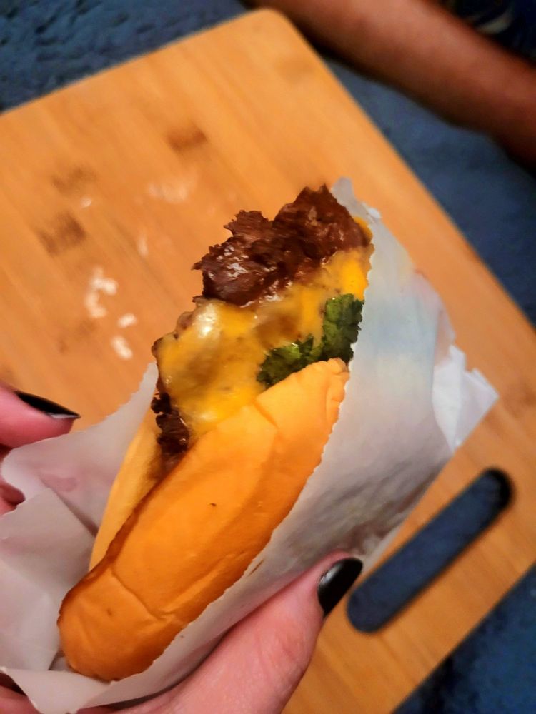 SHAKE SHACK STUDIO CITY - Updated August 2024 - 19 Photos & 10 Reviews ...