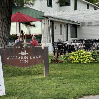 WALLOON LAKE INN - Updated December 2025 - 148 Photos & 98 Reviews ...