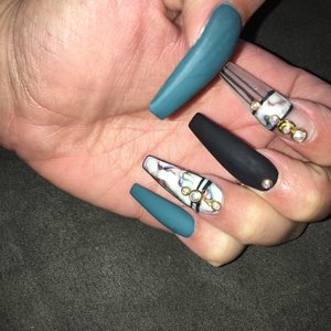 FAVIS NAIL SALON - 105 Photos & 42 Reviews - 1835 Springwells St ...