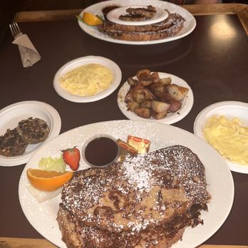 SIMPLE SIMON’S BAKERY & BISTRO - 1225 Photos & 1501 Reviews - 3639 Main ...