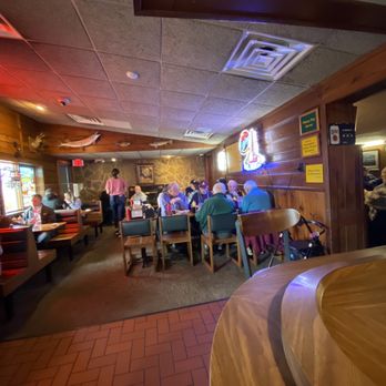 LIONS TAP FAMILY RESTAURANT - Updated April 2025 - 230 Photos & 506 ...