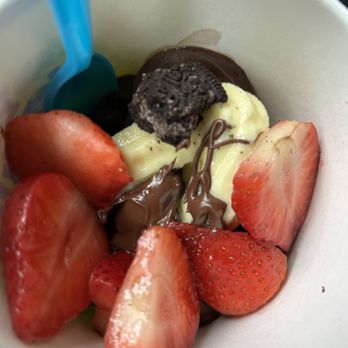 YOLOBERRY YOGURT - Updated August 2025 - 219 Photos & 383 Reviews - 316 ...