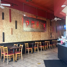 DOGOS VIP - Updated September 2024 - 95 Photos & 57 Reviews - 6125 ...