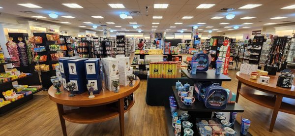 PLAY AND TALK FOLEY OUTLET MALL - VIDEO GAMES ANIME CARDS - 2601 S ...