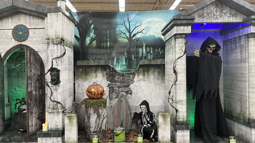 SPIRIT HALLOWEEN - Updated December 2025 - 9524 Westheimer Rd, Houston ...