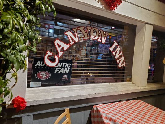 CANYON INN - Updated October 2025 - 210 Photos & 284 Reviews - 587 ...