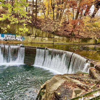 JAMES W ROUSE MEMORIAL DECK AT ROUND FALLS - Updated December 2025 - 44 ...