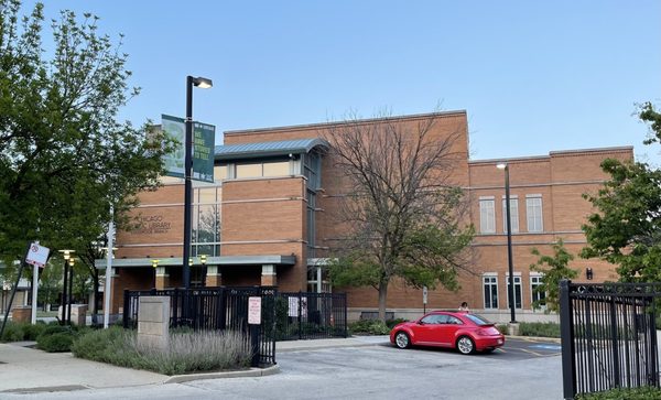 CHICAGO PUBLIC LIBRARY - EDGEBROOK - Updated October 2025 - 32 Photos ...