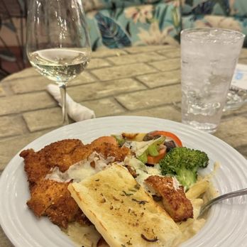 YELLOW BRIX RESTAURANT - Updated April 2025 - 419 Photos & 747 Reviews ...