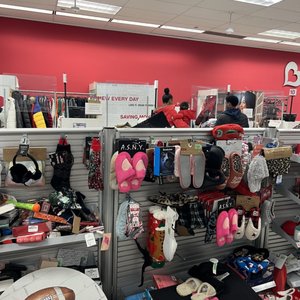 TARGET - Updated November 2024 - 18 Photos & 25 Reviews - 15901 Ford Rd ...