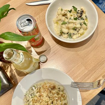 WILDFLOUR - Updated May 2024 - 42 Photos & 22 Reviews - 620 N Winton Rd ...