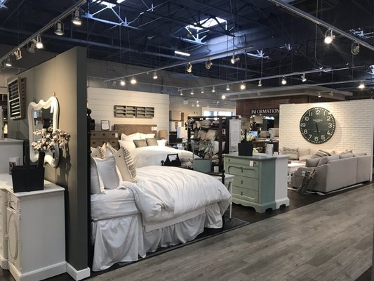 LIVING SPACES - 367 Photos & 967 Reviews - Furniture Stores - 12649 ...