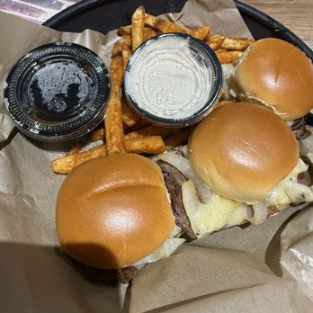 THE OWNERS BOX SPORTS BAR & GRILL - Updated June 2026 - 64 Photos & 74 ...