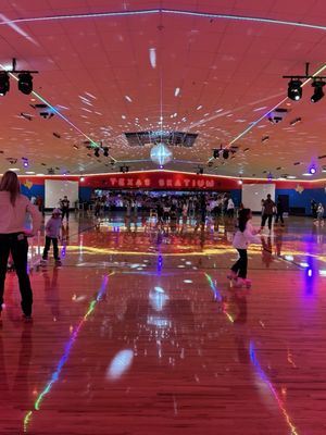 TEXAS SKATIUM - Updated December 2025 - 45 Photos & 78 Reviews - 2020 ...