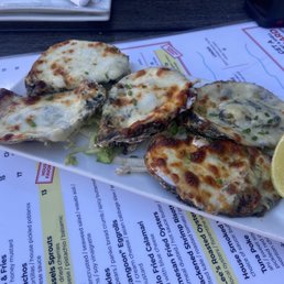 LEE’S PINT & SHELL - Updated December 2025 - 321 Photos & 283 Reviews - 2844 Hudson St ...