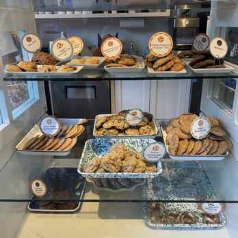 HELLO ROBIN - Updated March 2025 - 1179 Photos & 847 Reviews - 522 19th ...