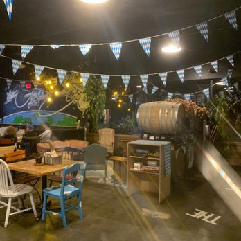 FOUR QUARTERS BREWING - Updated December 2025 - 132 Photos & 90 Reviews ...