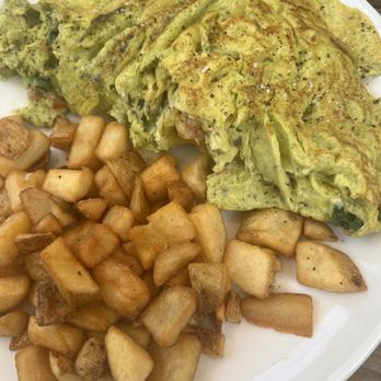 BIG MACHINE DISTILLERY & TAVERN - Updated July 2025 - 202 Photos & 168 ...