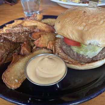 THE COMMONWEALTH - Updated December 2025 - 260 Photos & 341 Reviews ...