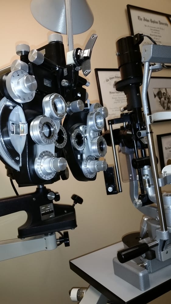 BOWERS & SNYDER OPTICIANS - Updated December 2025 - 515 Fairmount Ave ...