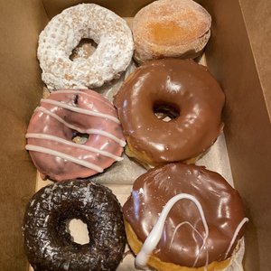 COUNTRY DONUTS - 164 Photos & 614 Reviews - 181 W Virginia St, Crystal ...