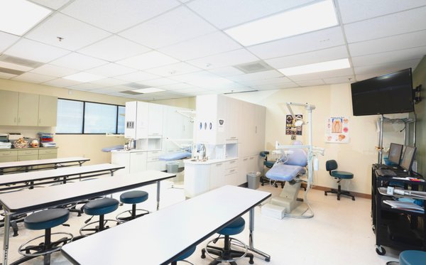 UEI COLLEGE - PHOENIX - Updated December 2025 - 59 Photos & 39 Reviews ...