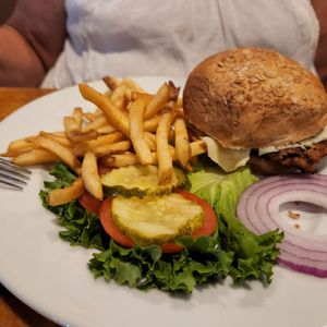 SIDELINES TAVERN & GRILL - Updated December 2025 - 80 Photos & 204 ...