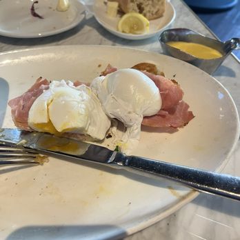 TOULOUSE CAFÉ AND BAR - Updated December 2025 - 1049 Photos & 871 ...