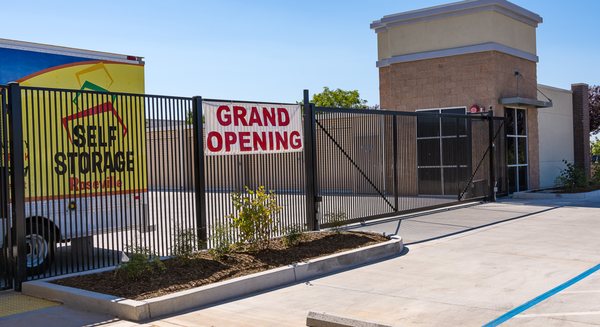 ROSEVILLE SELF STORAGE - Updated December 2025 - 24 Photos & 35 Reviews ...