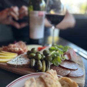 BELLINGHAM BAR AND GRILL - 18 Photos & 65 Reviews - 1408 Cornwall Ave ...