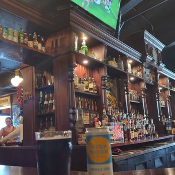 THE BANSHEE IRISH PUB - Updated July 2024 - 65 Photos & 47 Reviews ...